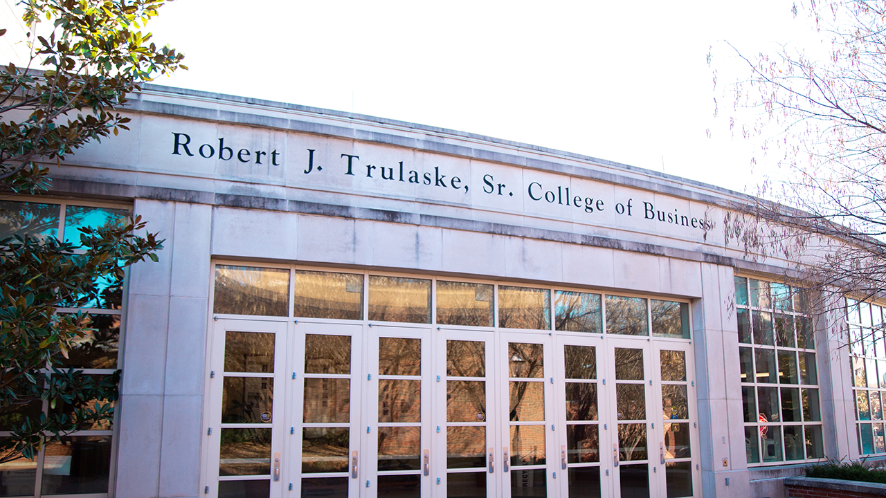 Finance faculty make waves with innovative research