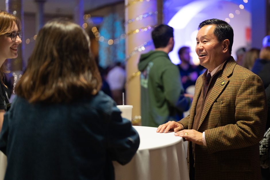 Photo gallery: The second annual Deck the Columns event // Show Me ...